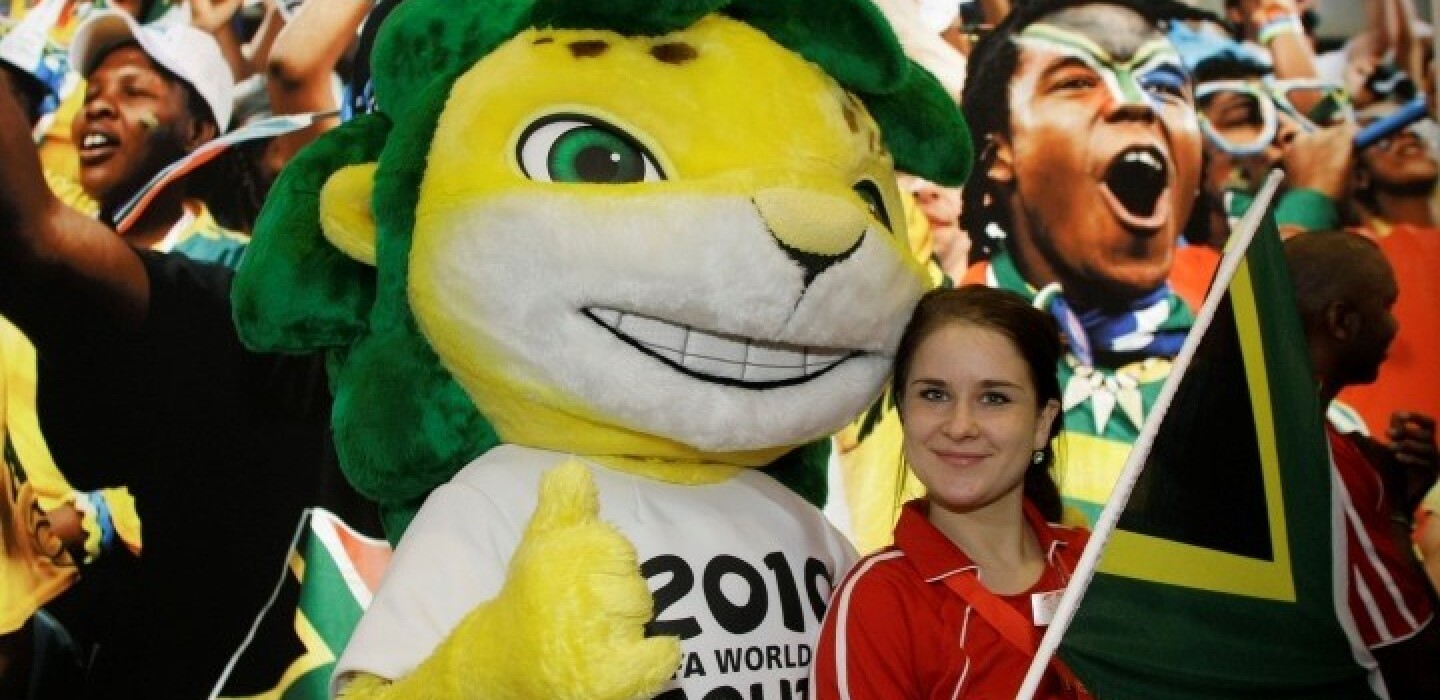 Zakumi, una mascota inscrita en tradición animal del Mundial - EL PAÍS ...